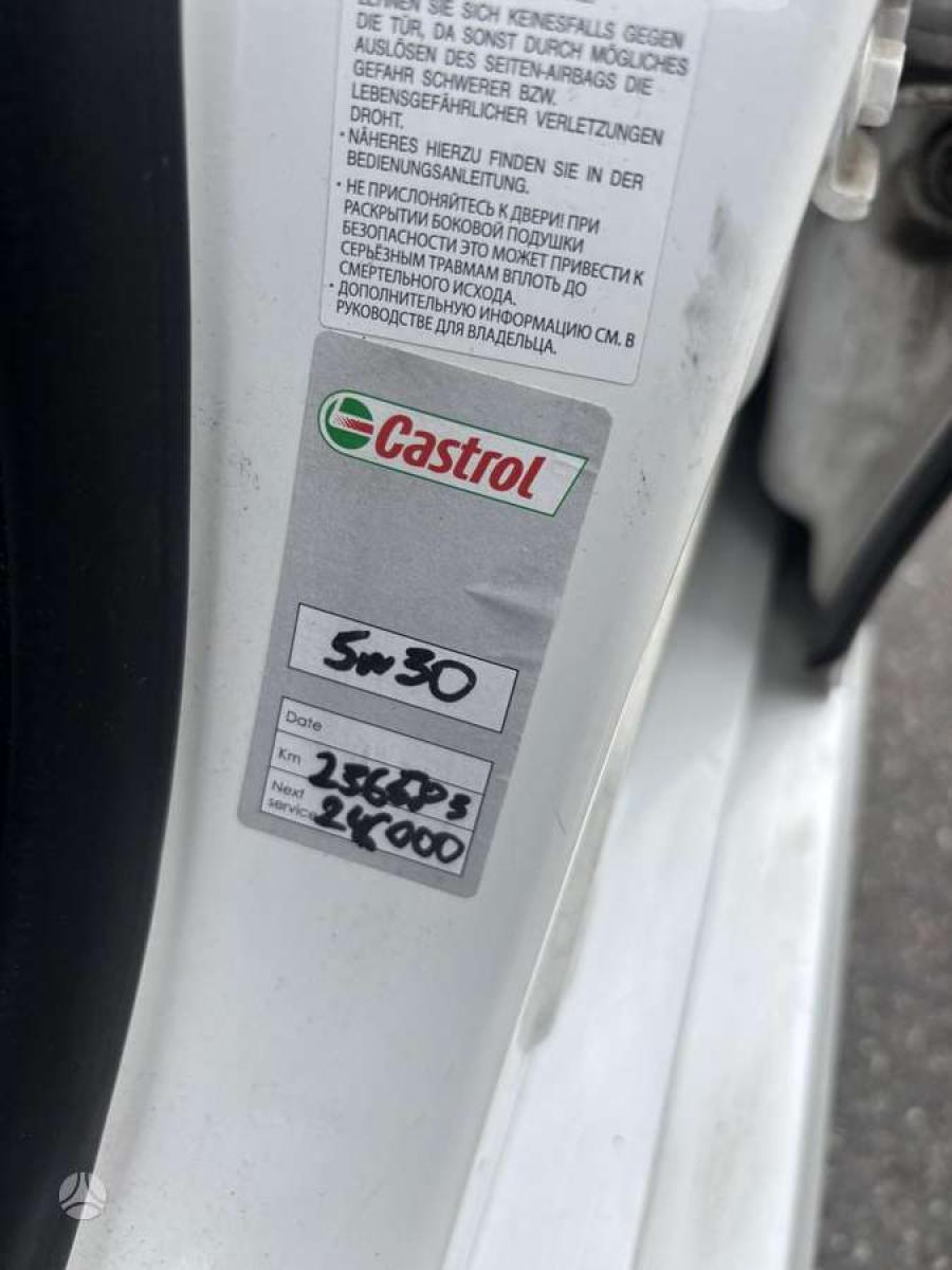 Balts Lexus GS 450h 2012 Viļņa, ar dzinēja tilpumu 3.50 L un nobraukumu 240 tūkst. km par 14100 €, foto 27 vietnē AUTOMOTO.COM.LV