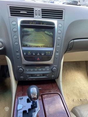 Yellow Lexus GS 450h 2008 in Vilnius, with an engine capacity of 3.50 L and mileage of 300 thousand km for 2380 €, photo 10 on AUTOMOTO.COM.LV