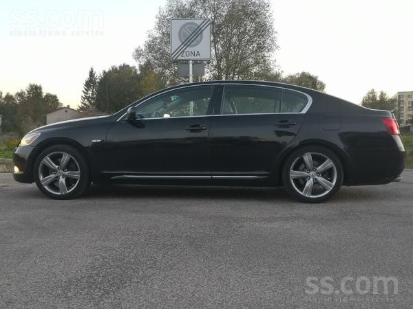 Black Lexus GS 2006 in Madona, with an engine capacity of 3.00 L and mileage of 284 thousand km for 2600 €, photo 8 on AUTOMOTO.COM.LV