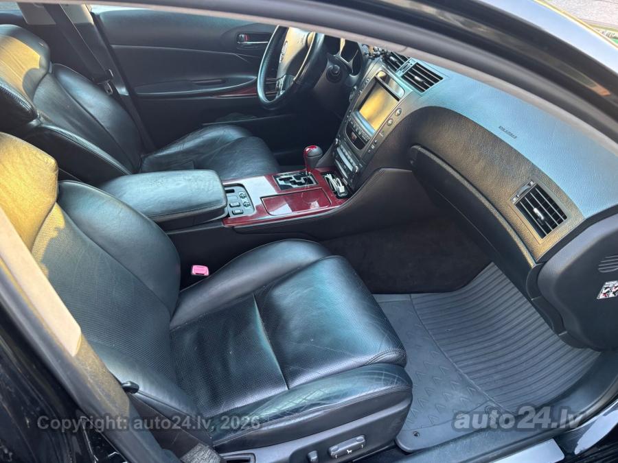 Melns Lexus GS 2007 Tallina, ar dzinēja tilpumu 3.00 L un nobraukumu 377 tūkst. km par 4700 €, foto 7 vietnē AUTOMOTO.COM.LV