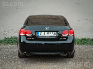 Black Lexus GS 2007 in Riga, with an engine capacity of 3.00 L and mileage of 300 thousand km for 1650 €, photo 4 on AUTOMOTO.COM.LV