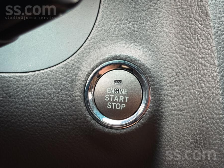Black Lexus GS 2007 in Riga, with an engine capacity of 3.00 L and mileage of 300 thousand km for 1650 €, photo 19 on AUTOMOTO.COM.LV