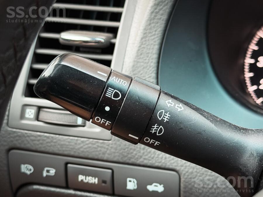 Black Lexus GS 2007 in Riga, with an engine capacity of 3.00 L and mileage of 300 thousand km for 1650 €, photo 22 on AUTOMOTO.COM.LV