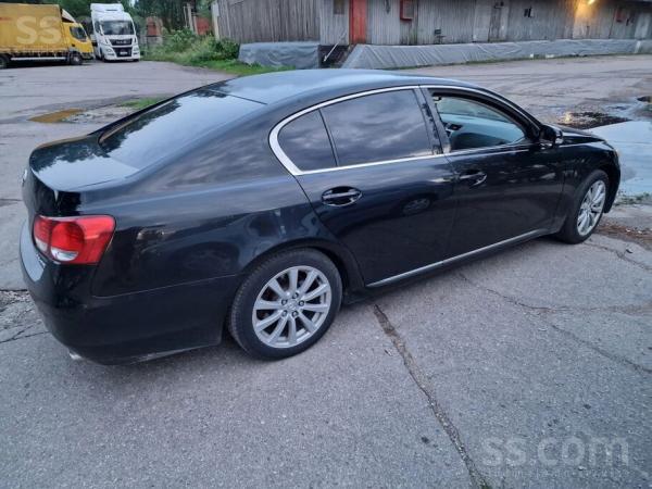 Black Lexus GS 2008 in Riga, with an engine capacity of 3.00 L and mileage of 252 thousand km for 5970 €, photo 5 on AUTOMOTO.COM.LV