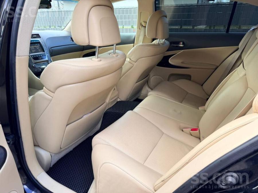 Black Lexus GS 2008 in Jelgava, with an engine capacity of 3.00 L and mileage of 211 thousand km for 4800 €, photo 13 on AUTOMOTO.COM.LV