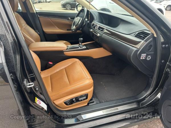 Black Lexus GS 2012 in Tallinn, with an engine capacity of 2.50 L and mileage of 266 thousand km for 10999 €, photo 8 on AUTOMOTO.COM.LV