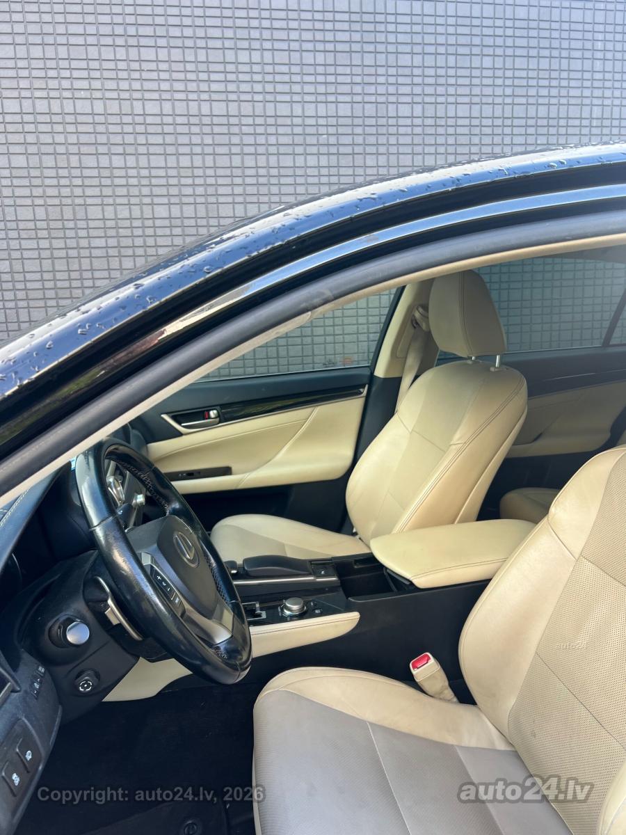 Melns Lexus GS 2013 Tallina, ar dzinēja tilpumu 3.50 L un nobraukumu 260 tūkst. km par 8500 €, foto 4 vietnē AUTOMOTO.COM.LV