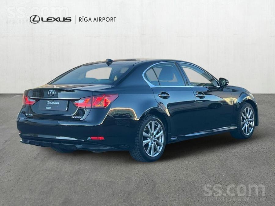 Black Lexus GS 2015 in Riga, with an engine capacity of 3.00 L and mileage of 214 thousand km for 17800 €, photo 3 on AUTOMOTO.COM.LV