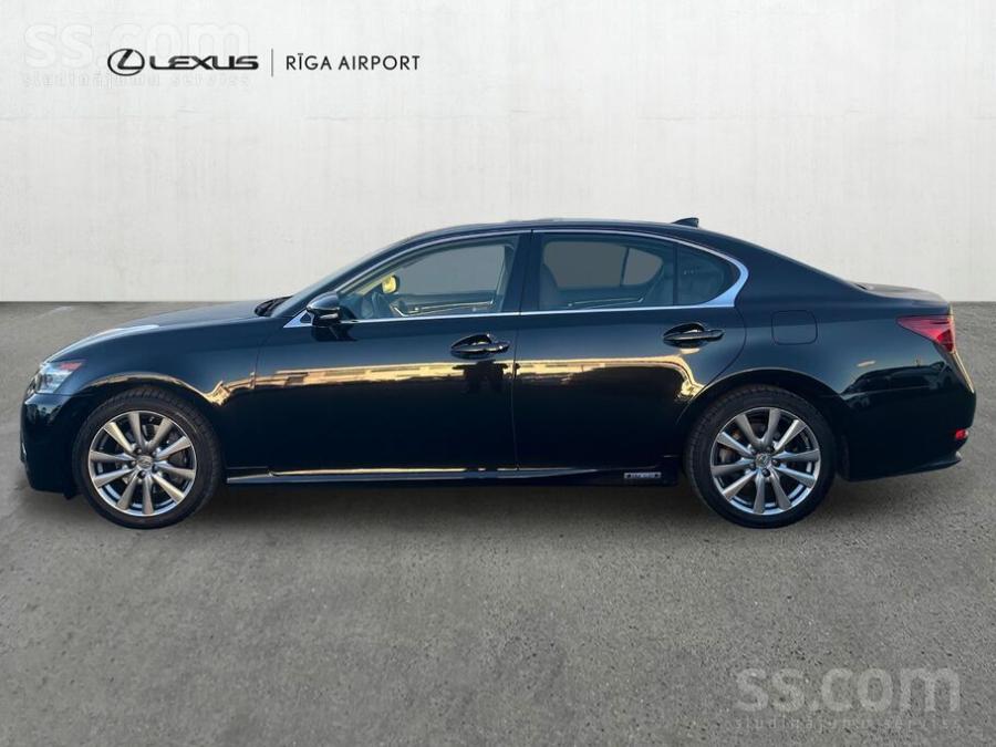 Black Lexus GS 2015 in Riga, with an engine capacity of 3.00 L and mileage of 214 thousand km for 17800 €, photo 4 on AUTOMOTO.COM.LV