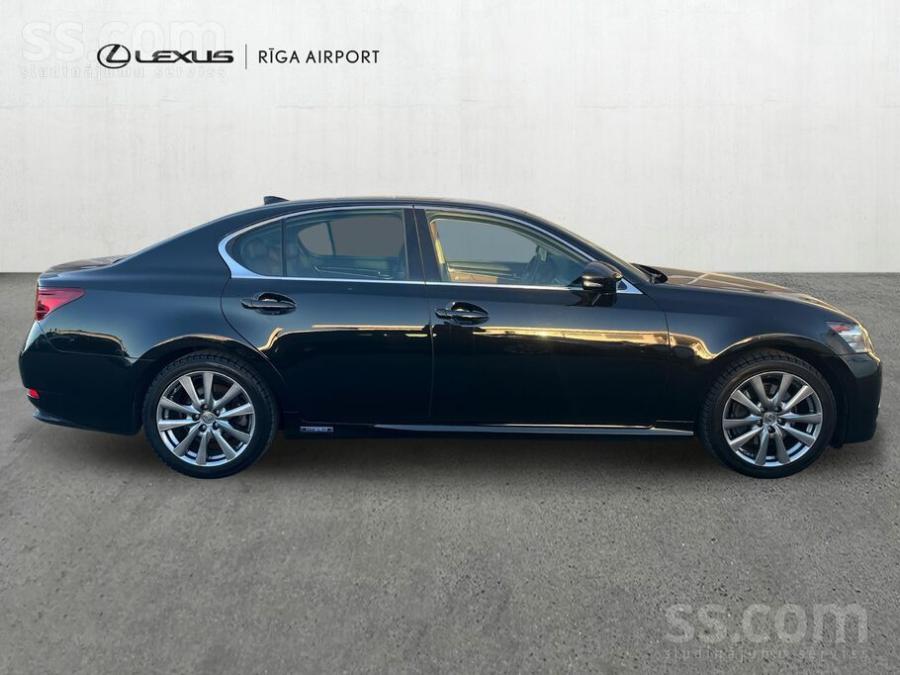 Black Lexus GS 2015 in Riga, with an engine capacity of 3.00 L and mileage of 214 thousand km for 17800 €, photo 17 on AUTOMOTO.COM.LV
