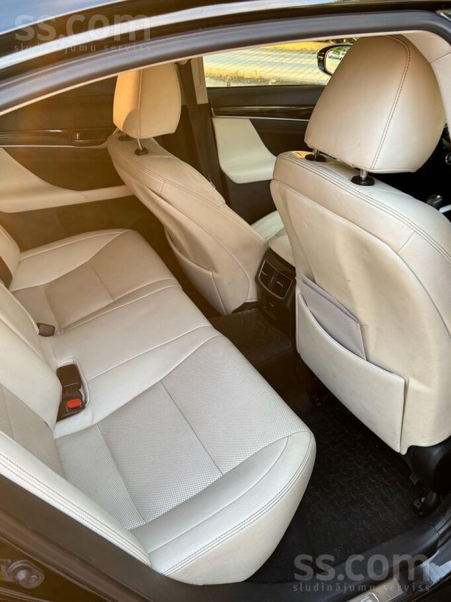 Black Lexus GS 2016 in Riga, with an engine capacity of 2.00 L and mileage of 229 thousand km for 18900 €, photo 6 on AUTOMOTO.COM.LV