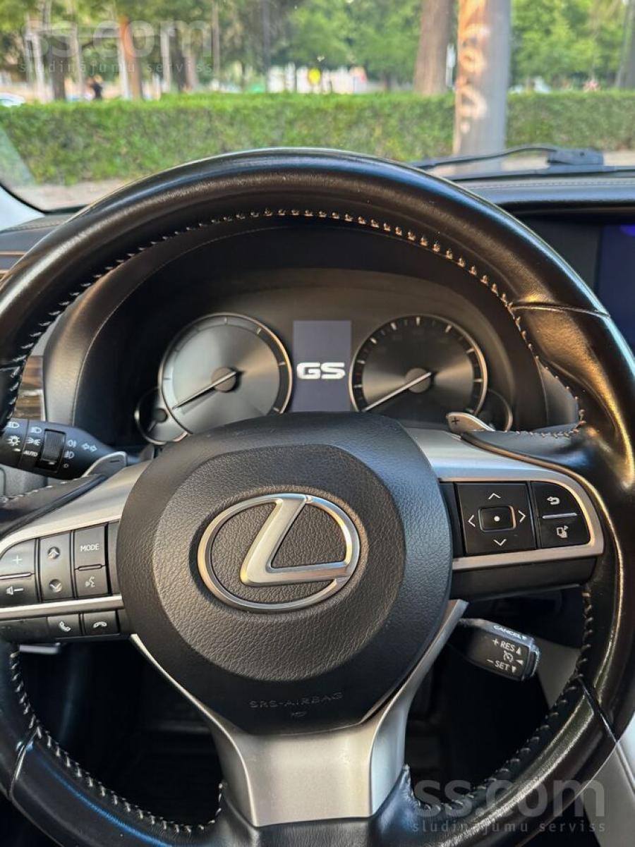 Black Lexus GS 2016 in Riga, with an engine capacity of 2.00 L and mileage of 229 thousand km for 18900 €, photo 8 on AUTOMOTO.COM.LV