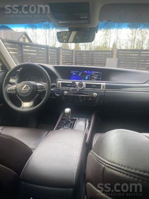 Black Lexus GS 2017 in Riga, with an engine capacity of 2.50 L and mileage of 200 thousand km for 22000 €, photo 6 on AUTOMOTO.COM.LV