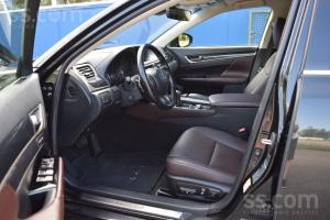 Black Lexus GS 2018 in Riga, with an engine capacity of 2.50 L and mileage of 136 thousand km for 22500 €, photo 4 on AUTOMOTO.COM.LV