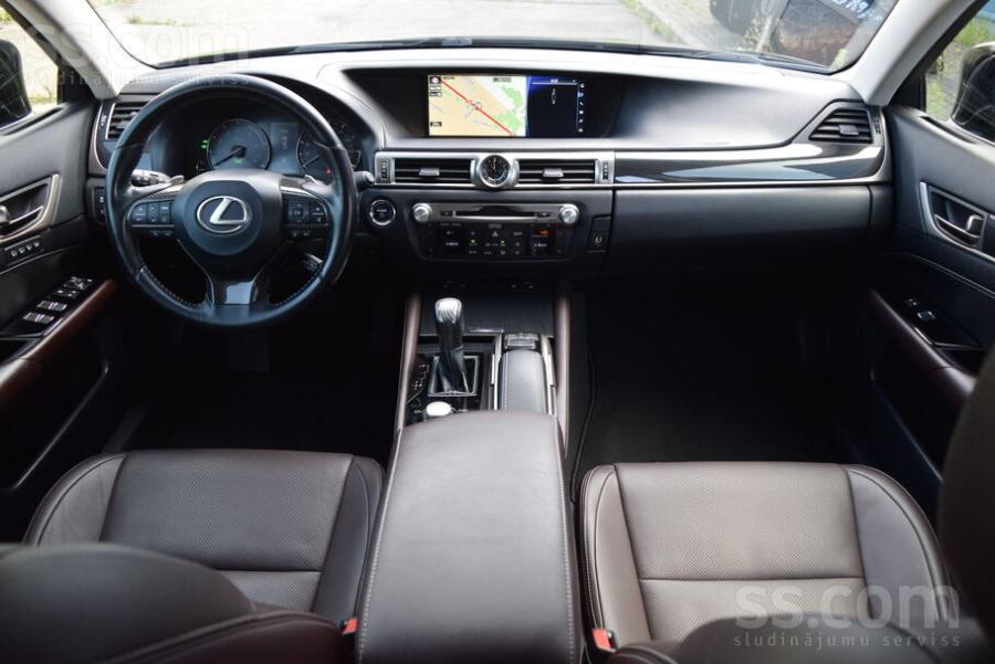 Black Lexus GS 2018 in Riga, with an engine capacity of 2.50 L and mileage of 136 thousand km for 22500 €, photo 5 on AUTOMOTO.COM.LV