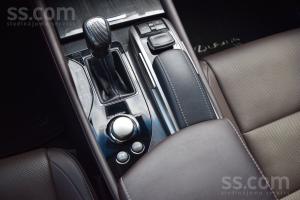 Black Lexus GS 2018 in Riga, with an engine capacity of 2.50 L and mileage of 136 thousand km for 22500 €, photo 6 on AUTOMOTO.COM.LV