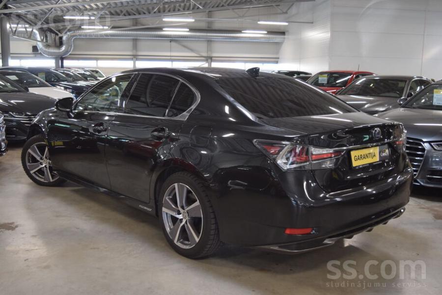 Black Lexus GS 2018 in Riga, with an engine capacity of 2.50 L and mileage of 136 thousand km for 21900 €, photo 3 on AUTOMOTO.COM.LV