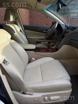 Blue Lexus GS 2005 in Riga, with an engine capacity of 3.00 L and mileage of 315 thousand km for 2550 €, photo 14 on AUTOMOTO.COM.LV