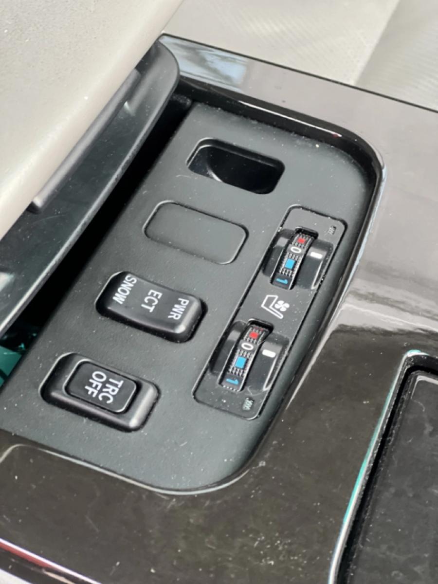 Zils Lexus GS 2005 Rīga, ar dzinēja tilpumu 3.00 L un nobraukumu 218 tūkst. km par 4600 €, foto 11 vietnē AUTOMOTO.COM.LV