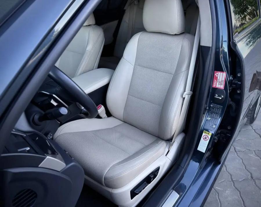 Blue Lexus GS 2014 in Riga, with an engine capacity of 2.50 L and mileage of 92 thousand km for 16500 €, photo 12 on AUTOMOTO.COM.LV
