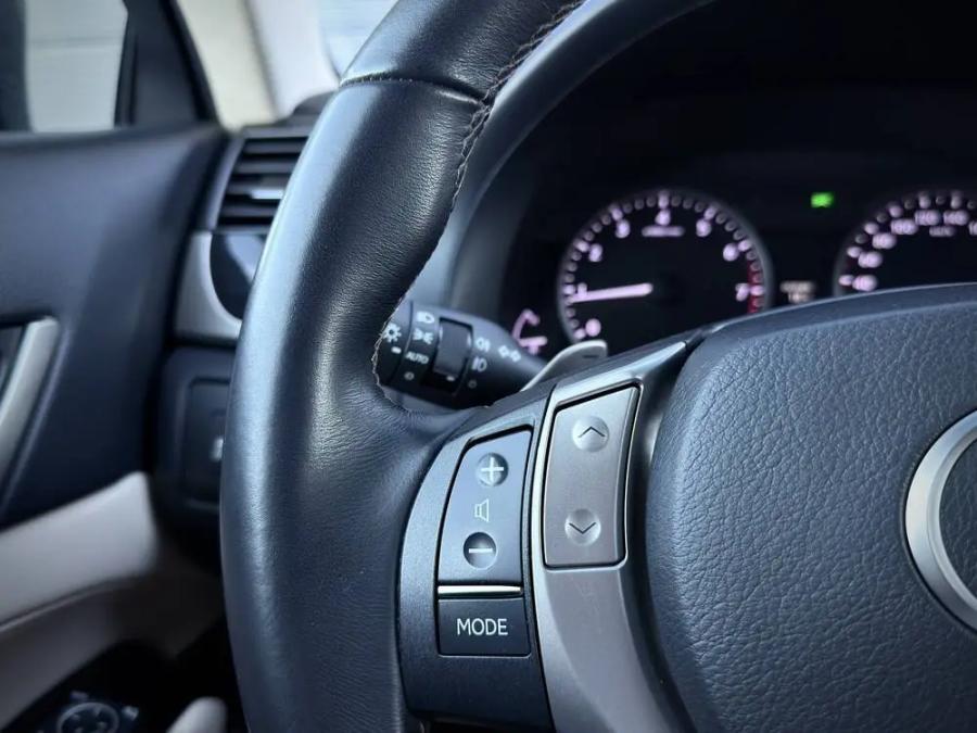 Blue Lexus GS 2014 in Riga, with an engine capacity of 2.50 L and mileage of 92 thousand km for 16500 €, photo 14 on AUTOMOTO.COM.LV