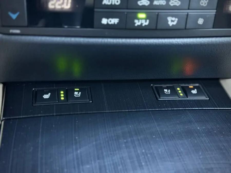 Blue Lexus GS 2014 in Riga, with an engine capacity of 2.50 L and mileage of 92 thousand km for 16500 €, photo 20 on AUTOMOTO.COM.LV