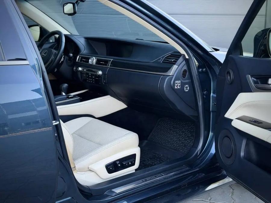 Blue Lexus GS 2014 in Riga, with an engine capacity of 2.50 L and mileage of 92 thousand km for 16500 €, photo 23 on AUTOMOTO.COM.LV