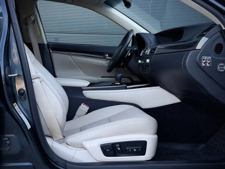 Blue Lexus GS 2014 in Riga, with an engine capacity of 2.50 L and mileage of 92 thousand km for 16500 €, photo 24 on AUTOMOTO.COM.LV