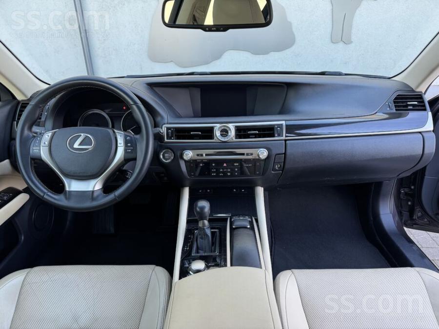 Brown Lexus GS 2013 in Jelgava, with an engine capacity of 2.50 L and mileage of 230 thousand km for 12900 €, photo 9 on AUTOMOTO.COM.LV