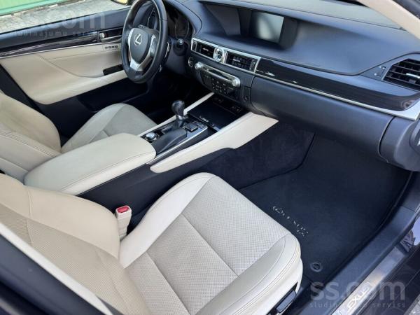 Brown Lexus GS 2013 in Jelgava, with an engine capacity of 2.50 L and mileage of 230 thousand km for 12900 €, photo 10 on AUTOMOTO.COM.LV