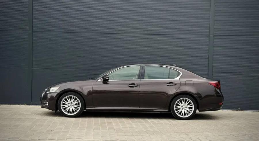 Brown Lexus GS 2013 in Riga, with an engine capacity of 2.50 L and mileage of 235 thousand km for 12995 €, photo 3 on AUTOMOTO.COM.LV