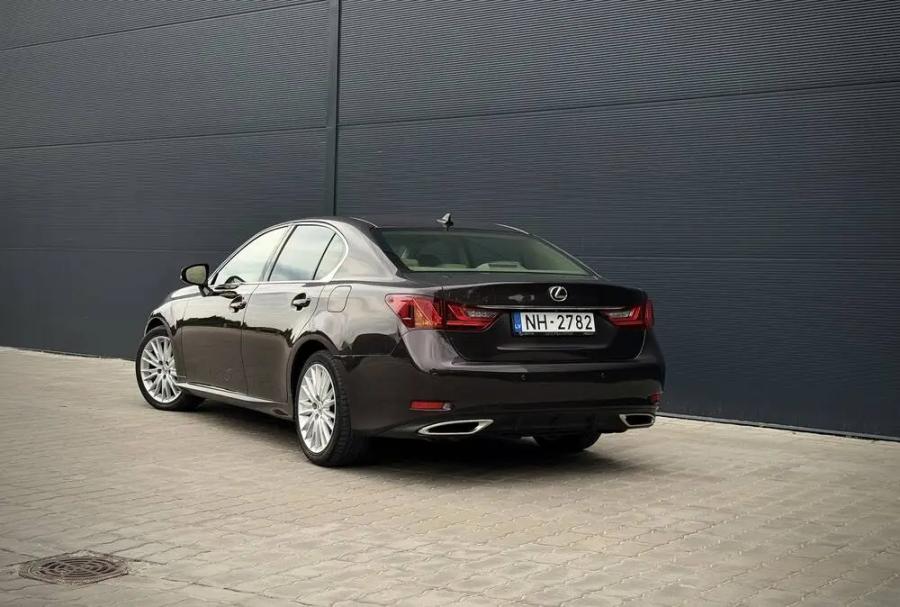Brown Lexus GS 2013 in Riga, with an engine capacity of 2.50 L and mileage of 235 thousand km for 12995 €, photo 4 on AUTOMOTO.COM.LV