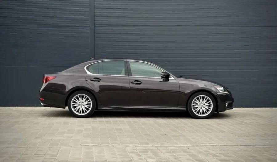 Brown Lexus GS 2013 in Riga, with an engine capacity of 2.50 L and mileage of 235 thousand km for 12995 €, photo 6 on AUTOMOTO.COM.LV