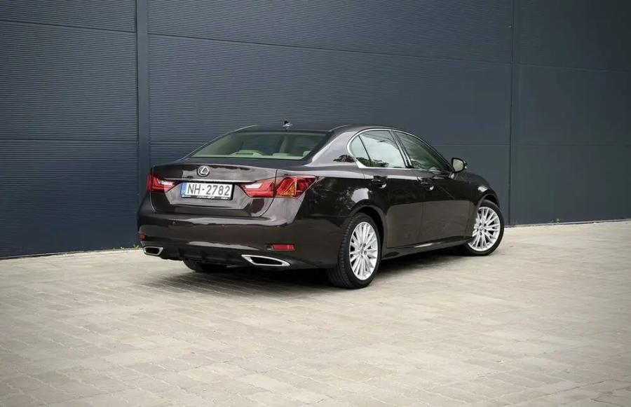 Brown Lexus GS 2013 in Riga, with an engine capacity of 2.50 L and mileage of 235 thousand km for 12995 €, photo 7 on AUTOMOTO.COM.LV