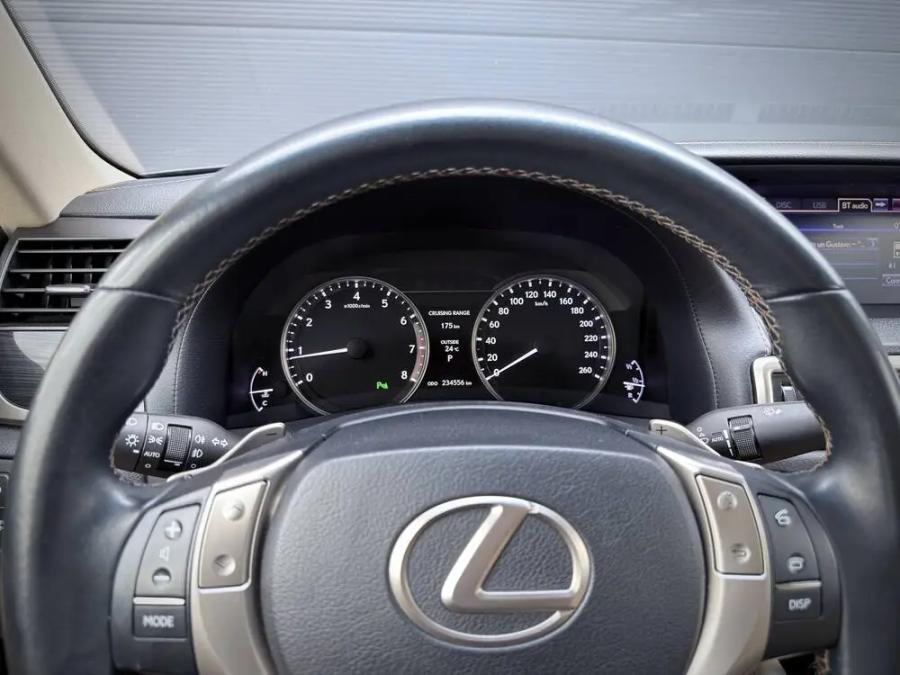 Brown Lexus GS 2013 in Riga, with an engine capacity of 2.50 L and mileage of 235 thousand km for 12995 €, photo 8 on AUTOMOTO.COM.LV