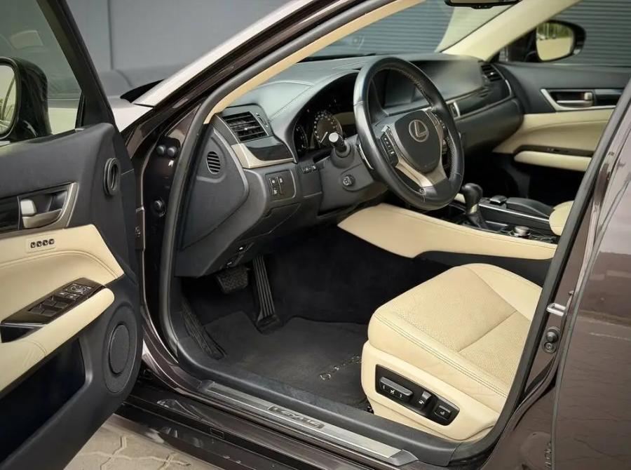 Brown Lexus GS 2013 in Riga, with an engine capacity of 2.50 L and mileage of 235 thousand km for 12995 €, photo 10 on AUTOMOTO.COM.LV
