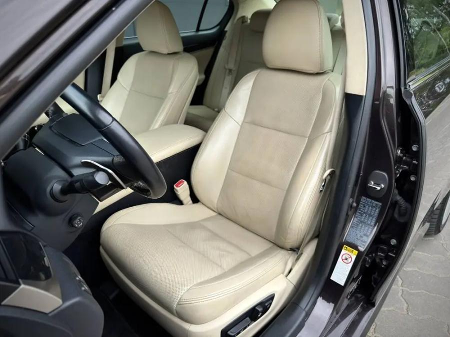 Brown Lexus GS 2013 in Riga, with an engine capacity of 2.50 L and mileage of 235 thousand km for 12995 €, photo 12 on AUTOMOTO.COM.LV