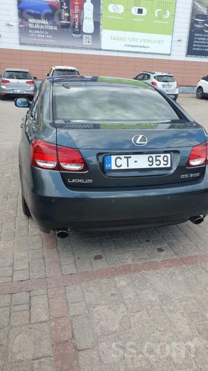 Green Lexus GS 2008 in Riga, with an engine capacity of 3.00 L and mileage of 304 thousand km for 3490 €, photo 3 on AUTOMOTO.COM.LV
