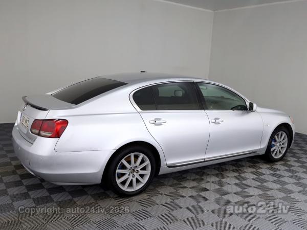 Pelēks Lexus GS 2006 Tallina, ar dzinēja tilpumu 3.00 L un nobraukumu 299 tūkst. km par 2499 €, foto 3 vietnē AUTOMOTO.COM.LV