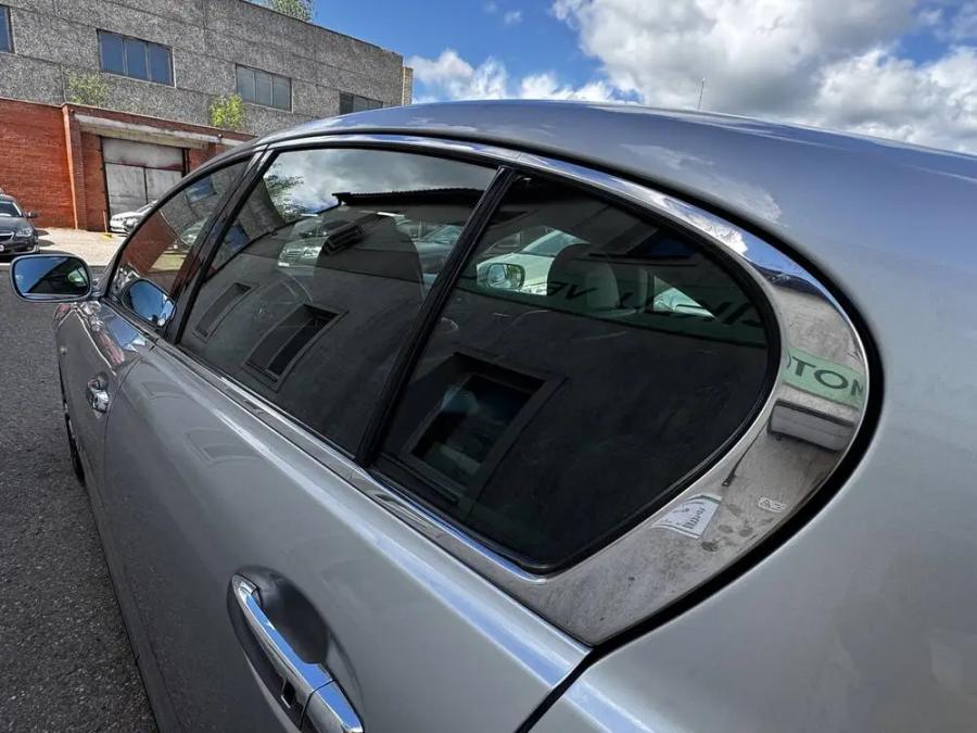 Grey Lexus GS 2006 in Daugavpils, with an engine capacity of 3.50 L and mileage of 296 thousand km for 6990 €, photo 13 on AUTOMOTO.COM.LV