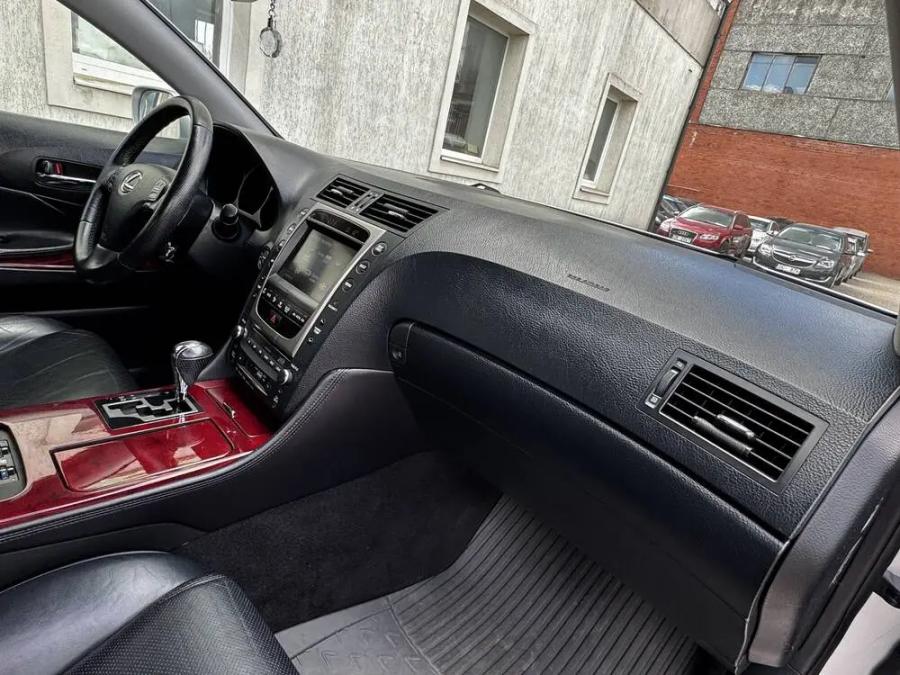 Grey Lexus GS 2006 in Daugavpils, with an engine capacity of 3.50 L and mileage of 296 thousand km for 6990 €, photo 17 on AUTOMOTO.COM.LV