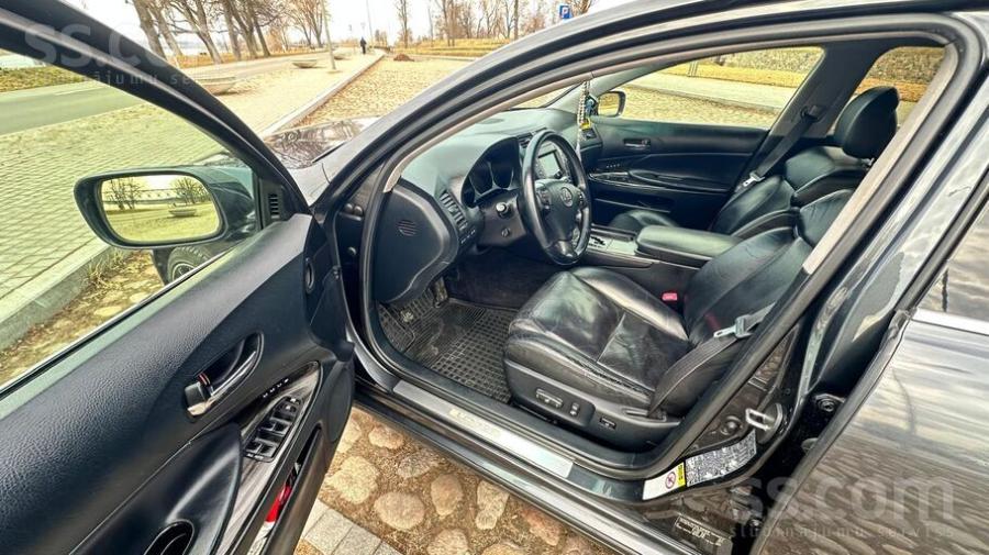 Grey Lexus GS 2007 in Daugavpils, with an engine capacity of 3.00 L and mileage of 200 thousand km for 5000 €, photo 8 on AUTOMOTO.COM.LV