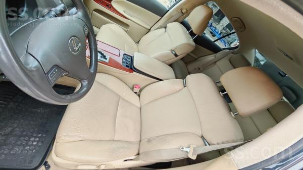 Grey Lexus GS 2009 in Riga, with an engine capacity of 3.00 L and mileage of 201 thousand km for 4650 €, photo 10 on AUTOMOTO.COM.LV