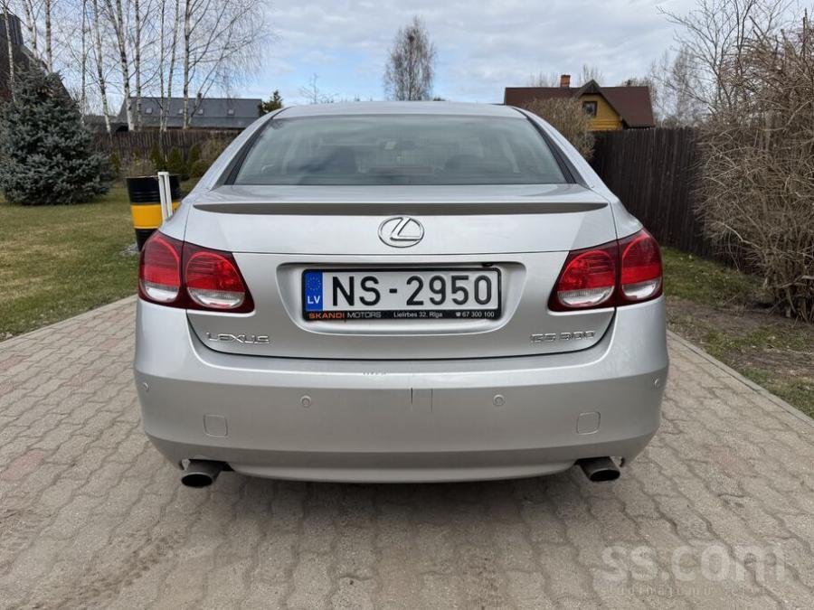 Pelēks Lexus GS 2010 Ogre, ar dzinēja tilpumu 3.00 L un nobraukumu 199 tūkst. km par 3500 €, foto 9 vietnē AUTOMOTO.COM.LV