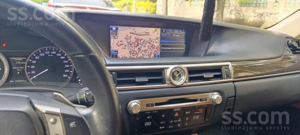 Grey Lexus GS 2012 in Riga, with an engine capacity of 3.50 L and mileage of 218 thousand km for 14600 €, photo 7 on AUTOMOTO.COM.LV