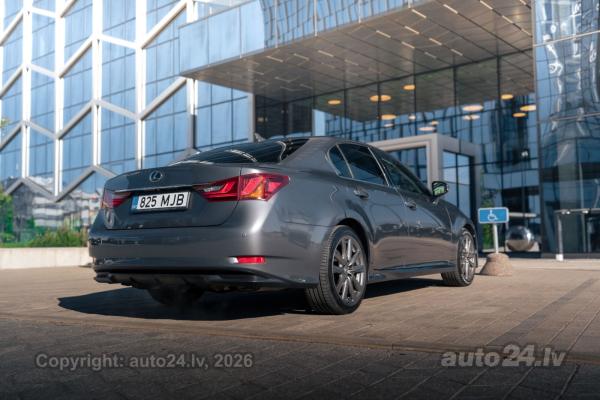 Pelēks Lexus GS 2013 Tallina, ar dzinēja tilpumu 3.50 L un nobraukumu 218 tūkst. km par 14900 €, foto 6 vietnē AUTOMOTO.COM.LV