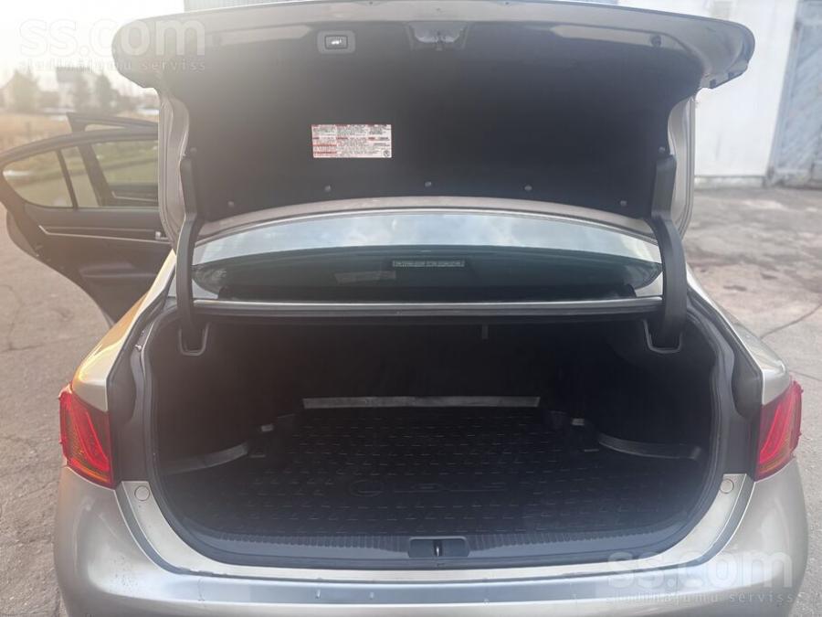 Pelēks Lexus GS 2015 Daugavpils, ar dzinēja tilpumu 2.50 L un nobraukumu 190 tūkst. km par 17000 €, foto 11 vietnē AUTOMOTO.COM.LV