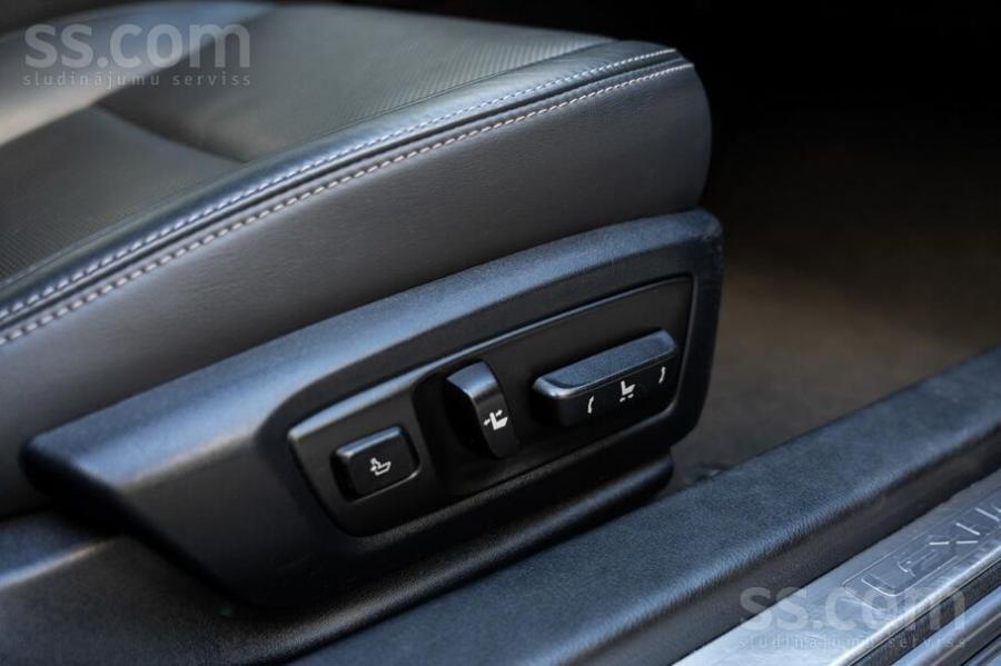 Grey Lexus GS 2016 in Riga, with an engine capacity of 2.50 L and mileage of 218 thousand km for 18900 €, photo 13 on AUTOMOTO.COM.LV
