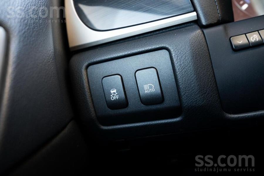 Grey Lexus GS 2016 in Riga, with an engine capacity of 2.50 L and mileage of 218 thousand km for 18900 €, photo 18 on AUTOMOTO.COM.LV