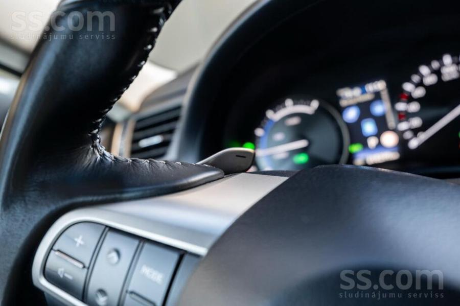 Grey Lexus GS 2016 in Riga, with an engine capacity of 2.50 L and mileage of 218 thousand km for 18900 €, photo 20 on AUTOMOTO.COM.LV